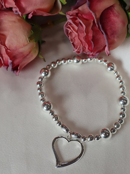 Lara Heart Bracelet – Quilla & Co